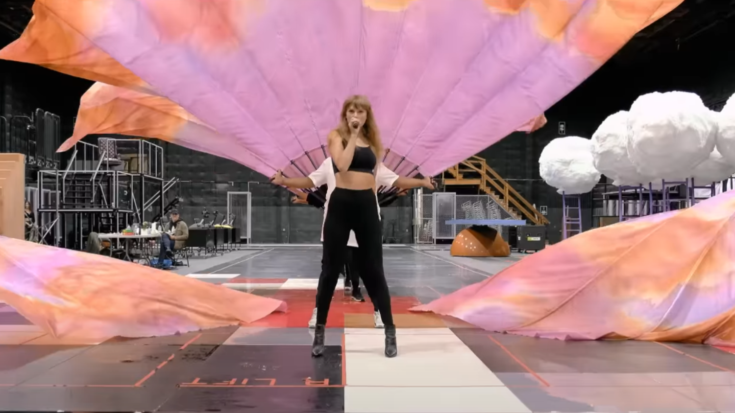 The Eras Tour: The End of an Era: How Many Celebrities Are Starring in ...