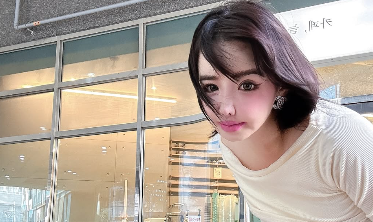 Park Bom Before and After Plastic Surgeries Pictures: How Surgeries and YG Entertainment Ruined ...