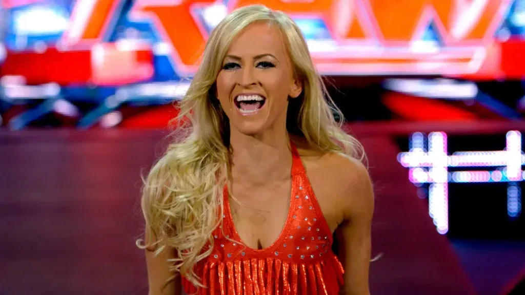 8 Female WWE Stars Who Failed in Hollywood