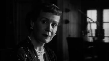 American Horror Story: How Many Roles Did Sarah Paulson Play? Full ...