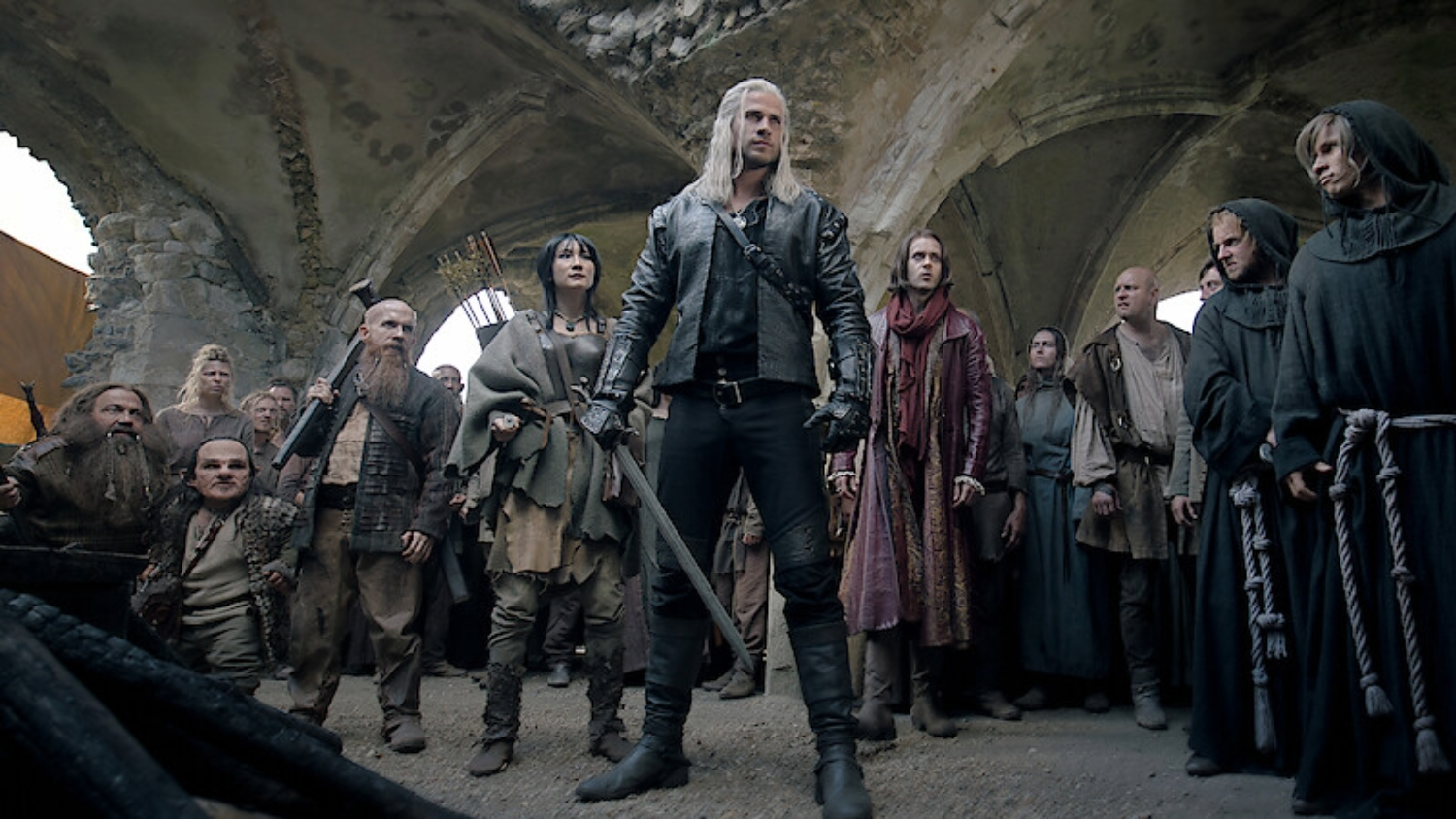 Henry Cavill's Witcher Co-Star Praises Liam Hemsworth Despite Season 4 ...