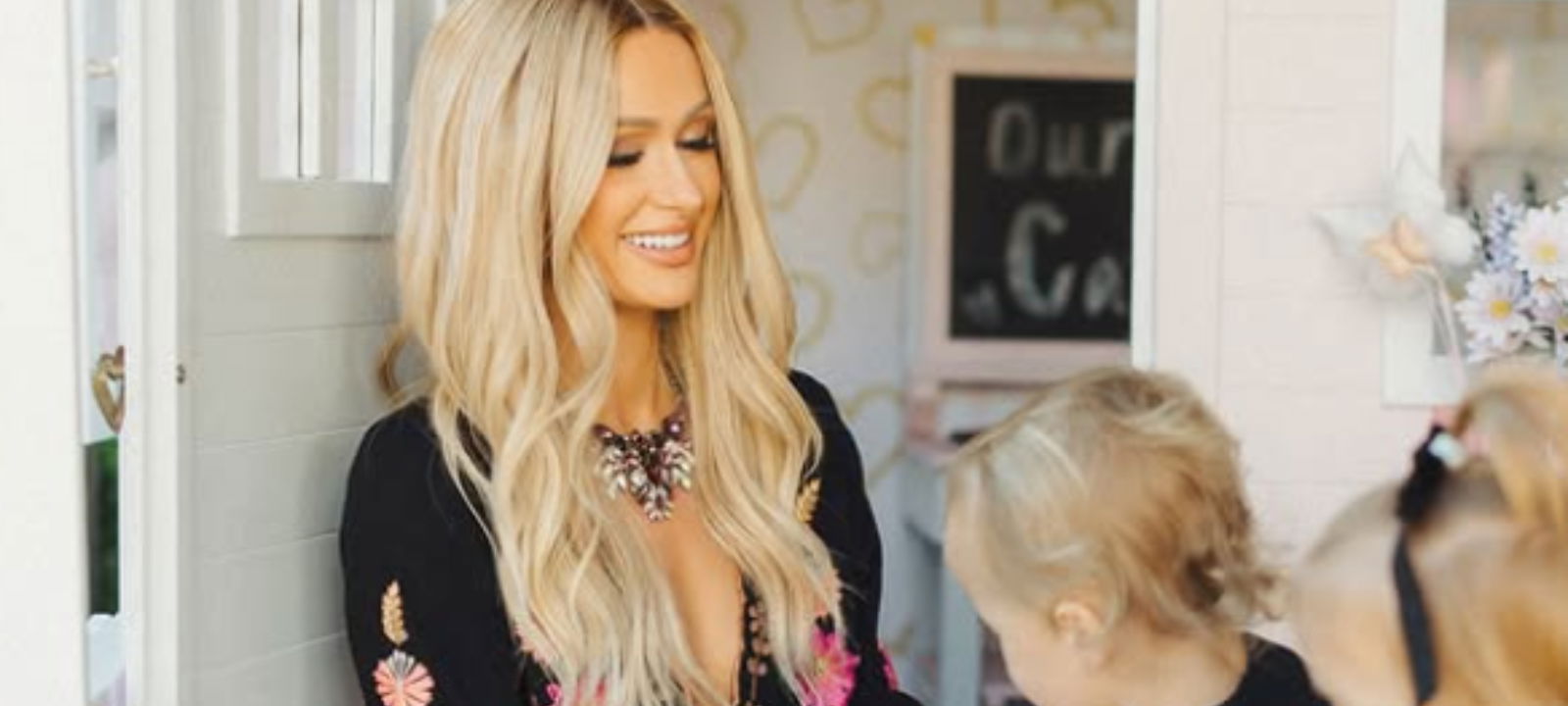 Fact Check: Did Paris Hilton Really Kiss a Woman’s Belly Thinking She ...