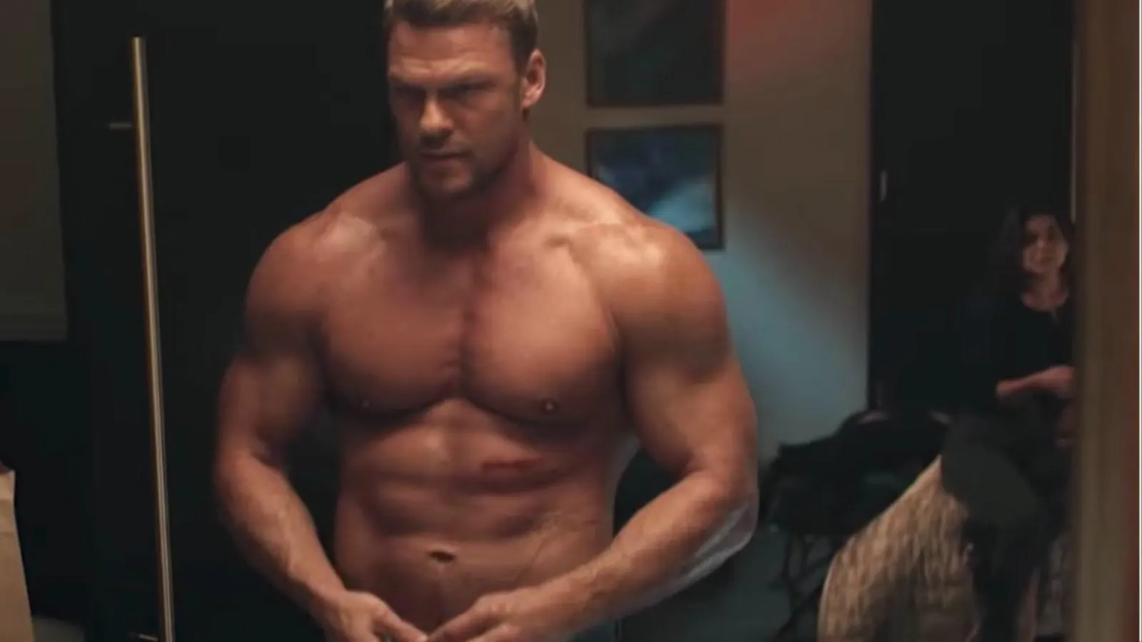 New James Bond Frontrunner Betrays Hopes for a Hulking Beast 007 Like ...
